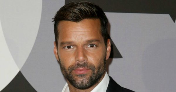 Ricky Martin saca suspiros en redes sociales con osada fotografía ...