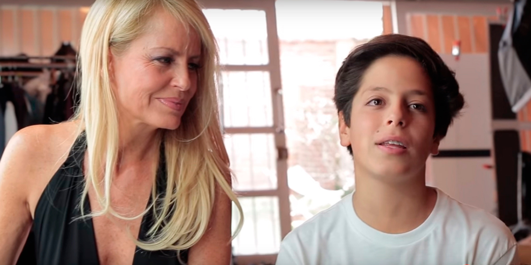 Chao Chile: Cecilia Bolocco y su hijo Máximo se fueron del país — Pudahuel