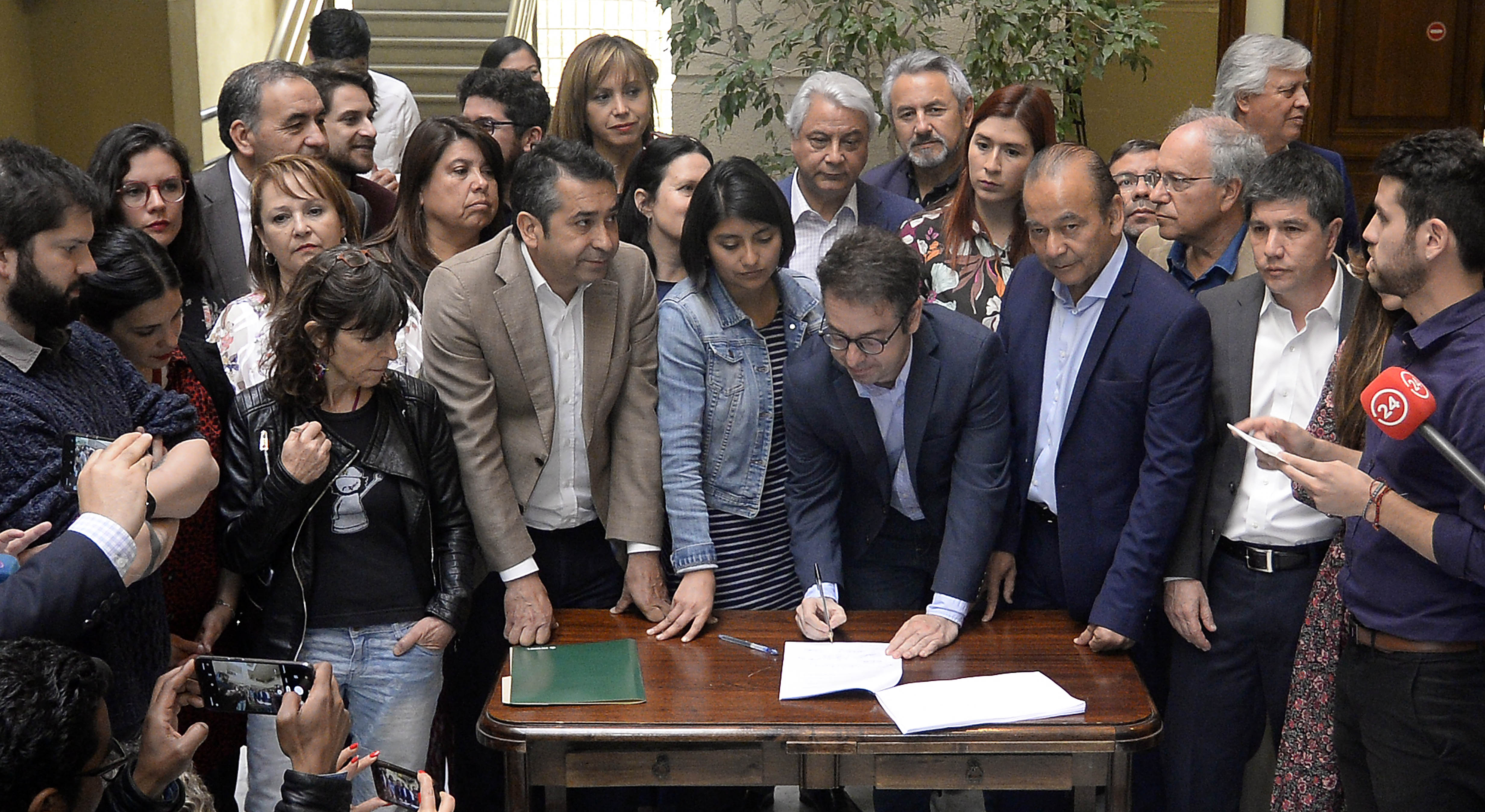 Oposición Confirmaron Acusación Constitucional Contra Chadwick