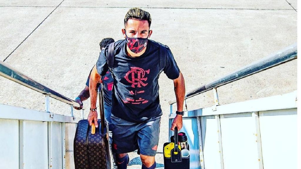 La emotiva despedida de Mauricio Isla con sus hijas Martina y Luz Elif ... La emotiva despedida de Mauricio Isla con sus hijas Martina y Luz Elif ...