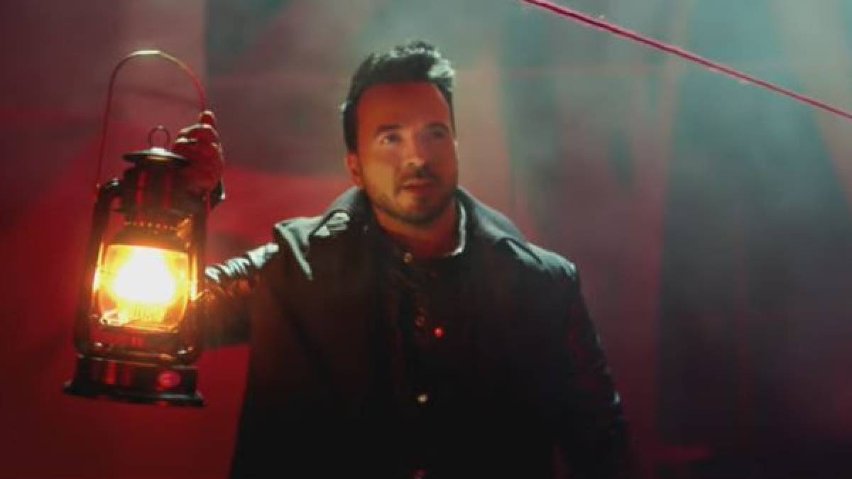Luis Fonsi sigue este 2021 con su nuevo sencillo y video “Nuestra ...