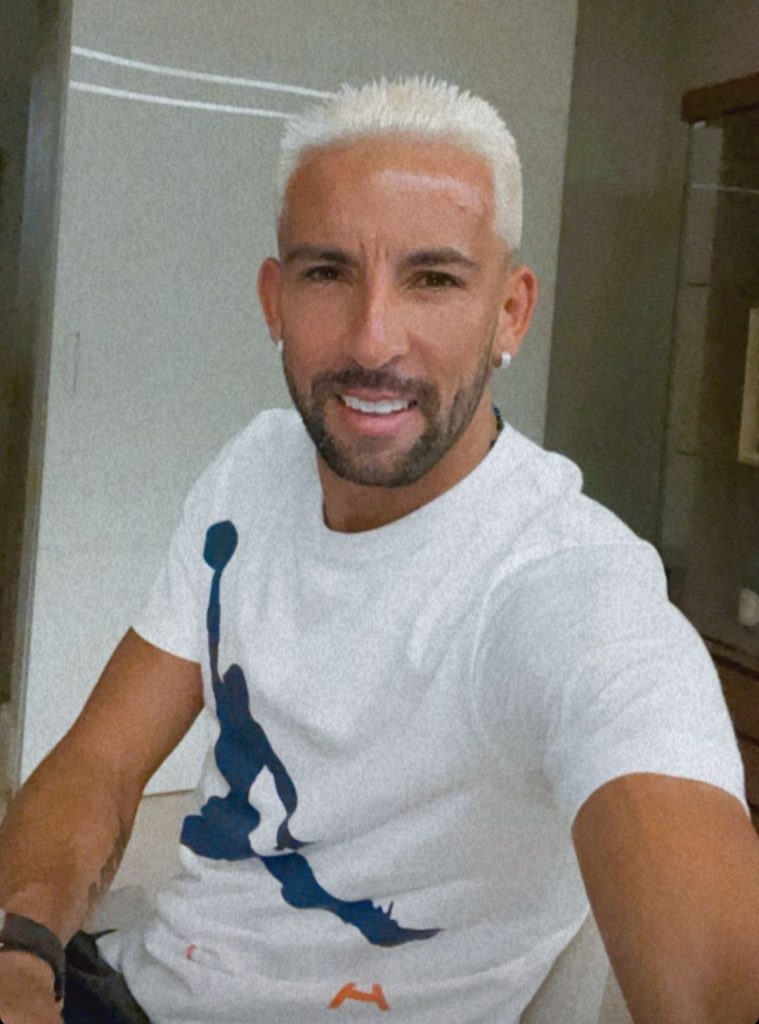 Mauricio Isla impacta con radical cambio de look — Pudahuel