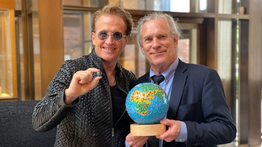 Emmanuel cantante recibe importante reconocimiento que lo impactó ...