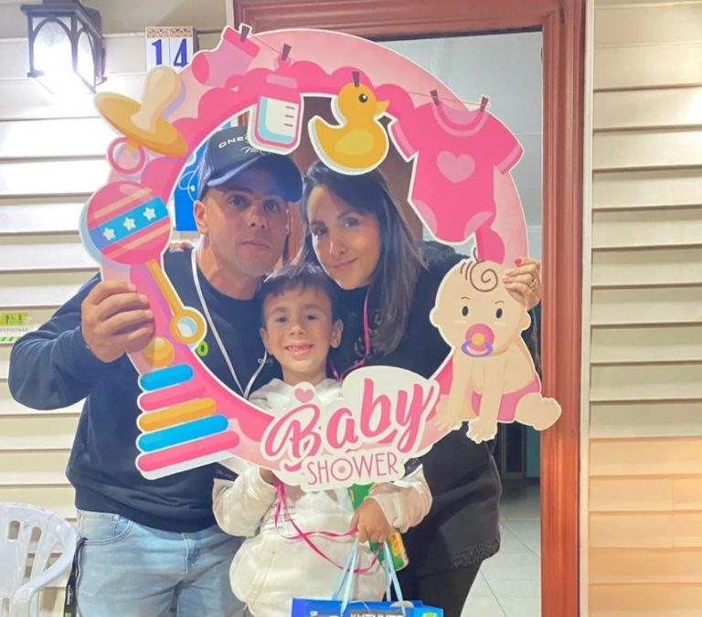 Icha Sobarzo realizó el baby shower de su hija Laurita — Pudahuel