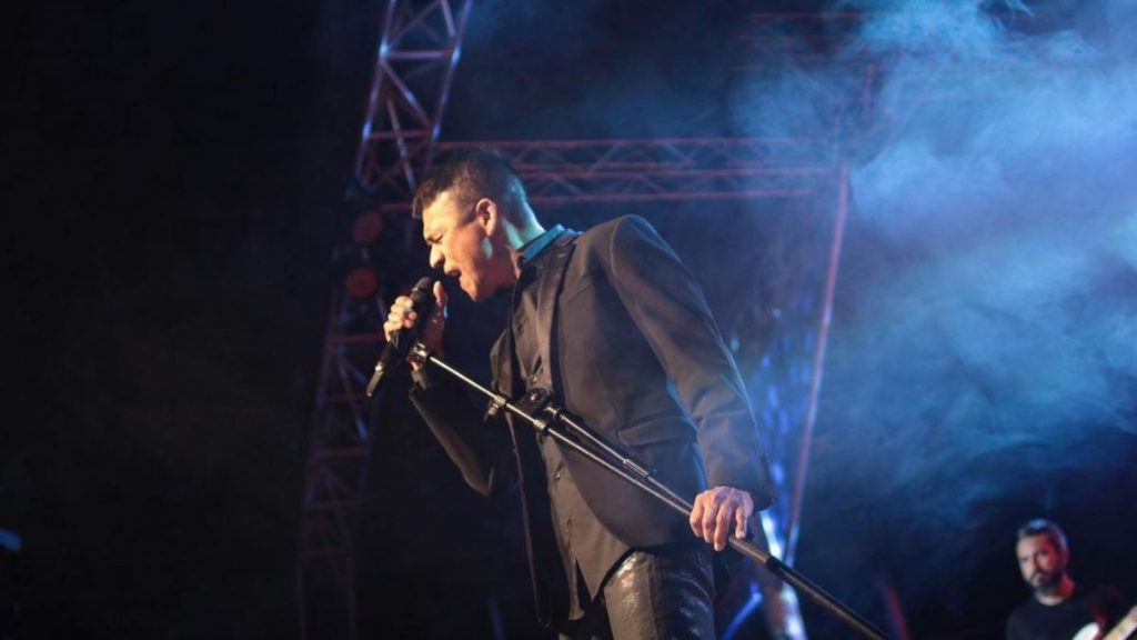 Américo no se quedó callado y realizó un furioso reclamo en su ...