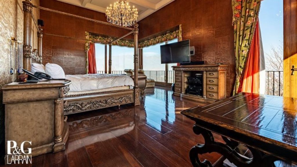 Conoce la lujosa mansión que donó Leonardo Farkas: siete baños y sala ...