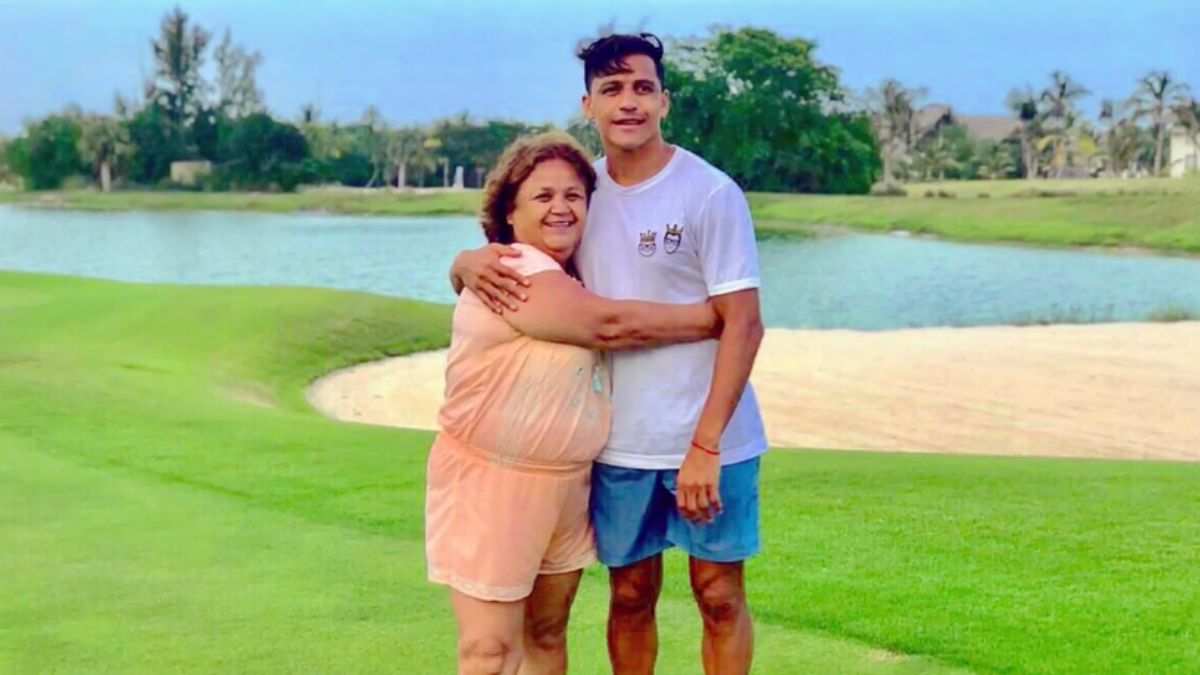 Con Miguel Bose de fondo: Alexis Sánchez deslumbró tras mostrar bello ...