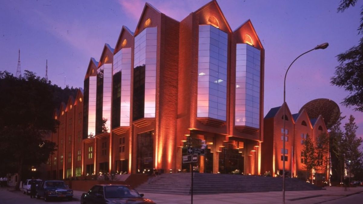 Sigue la grúa televisiva: reconocida figura de Canal 13 es despedido ...