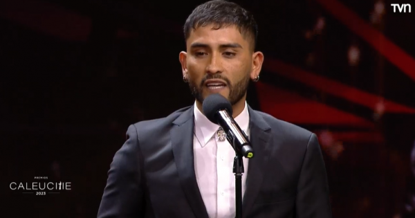 La gran noche de Gastón Salgado en los Premios Caleuche: Se llevó dos ...