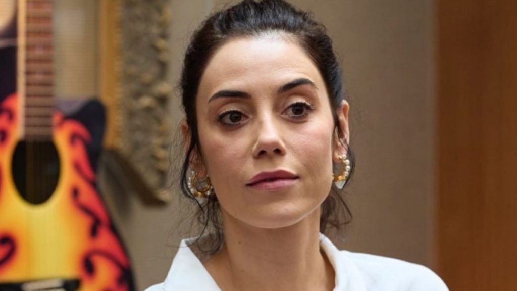 Aseguran que actriz turca Cansu Dere sigue desaparecida tras devastador ...