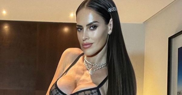 «Se le ven los pelos...»: Adriana Barrientos desató la polémica entre sus seguidores tras ...