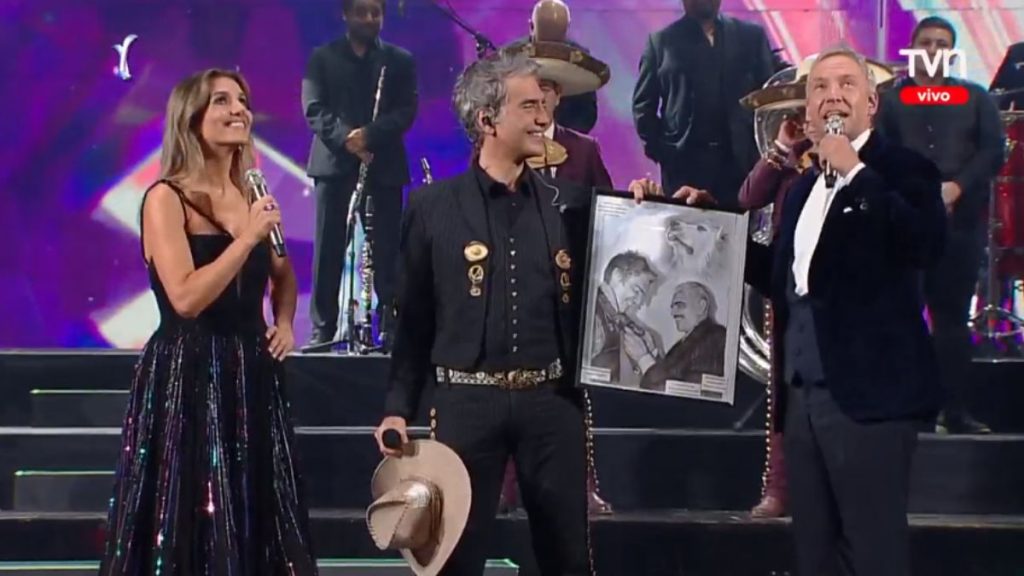 «Sigo siendo el Rey»: Alejandro Fernández cerró con broche de oro su exitosa presentación en ...