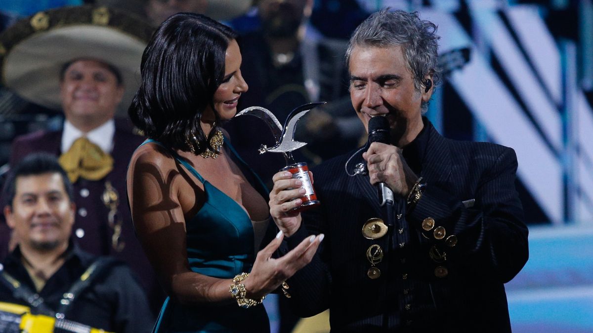 «No me afecta en nada»: Rubia Soares reacciona y le presta ropa a ...