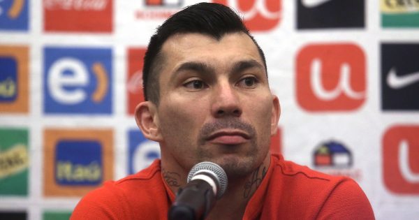 Gary Medel rompe el silencio y responde a la “funa” que recibió de parte de la madre de los ...