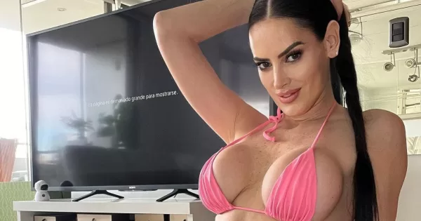 "Pobre mujer ya no tiene que mostrar...": Adriana Barrientos desata fuerte debate entre sus ...