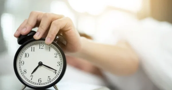 Cambio de hora en Chile 2024: ¿Se debe atrasar o adelantar el reloj ...