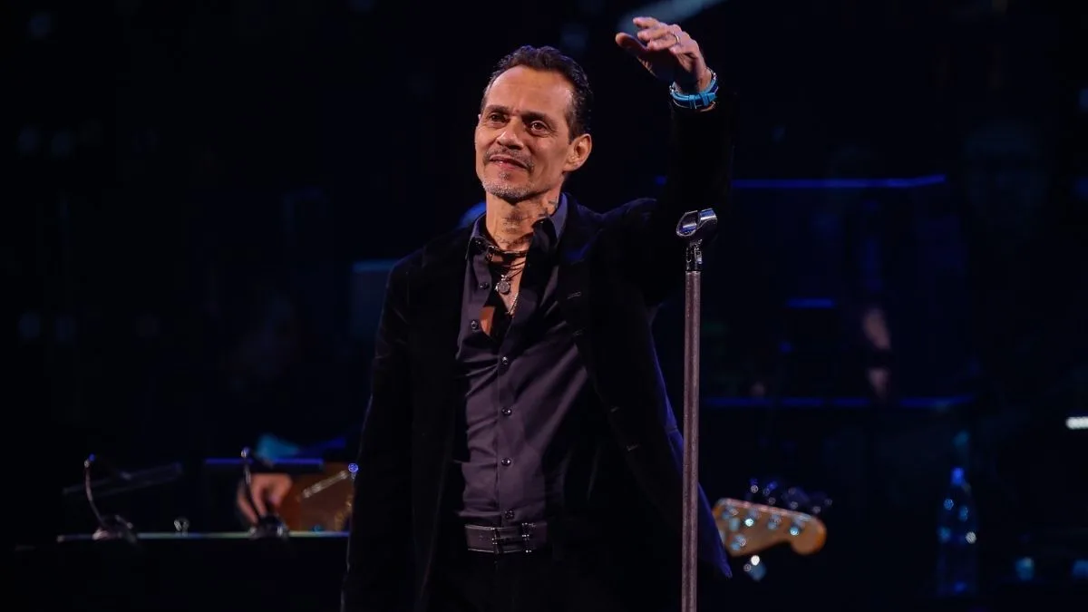 ¡Sorprendió con un clásico de Juan Gabriel! Marc Anthony emocionó al ...