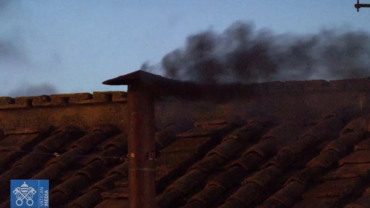 Humo negro en el cónclave: La elección del nuevo Papa no se ha logrado ...