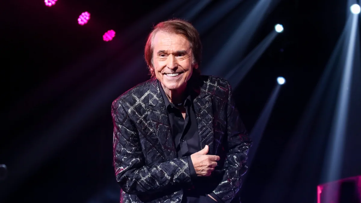 Raphael anuncia su regreso a Chile en 2026 con “Raphaelísimo”: Fecha y ...